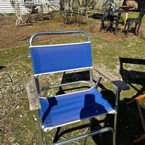 O 1161 One Gold Medal Folding Furniture Co Captain Chair With Two
