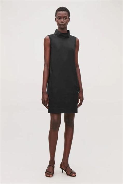 Стильна жіноча чорна сукня Cos класична бавовняна сукня з високим горлом сукня без рукавів Cos