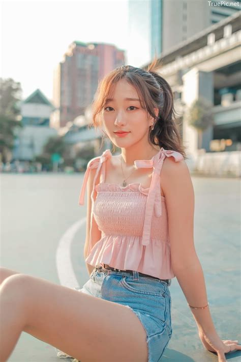 Korean Cute Girl Haeun Hana Afternoon Stroll Around City Streets