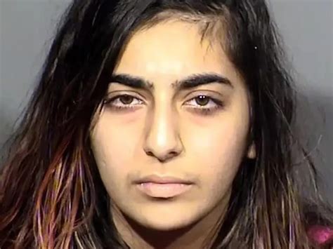 Жінка завдала ножем свою дату поки вони займалися сексом і сказала що вона помста за смерть