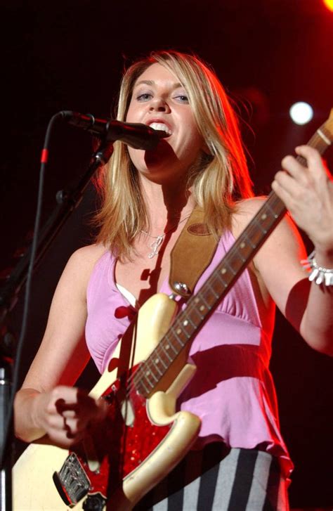 These Female Singers Took The Music Scene By Storm Back In The 90s Liz Phair Wallpaper Liz