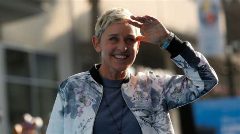 Szene Moderatorin Ellen Degeneres Musste Ins Spital Heute At