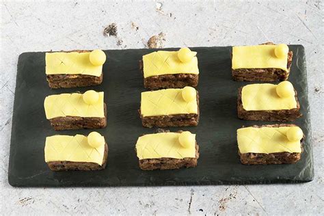 Mini Simnel Cakes For Easter Sneaky Veg