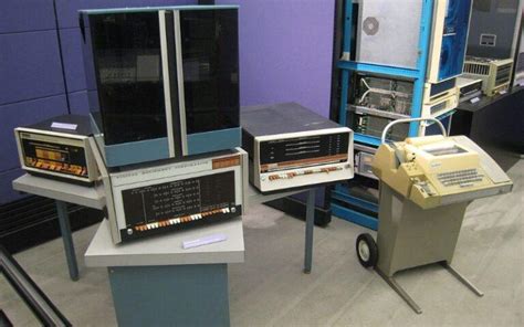 Minicomputadoras Qué Son Historia Características Usos Y Ejemplos