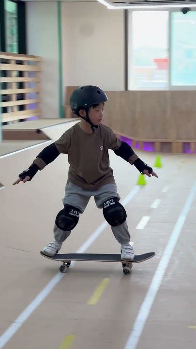 오늘은 아빠와 스케이트 보드를 배우러 가서 Drop In 출발을 배웠어요 대구 율하 위클리스케이트보드 Youtube