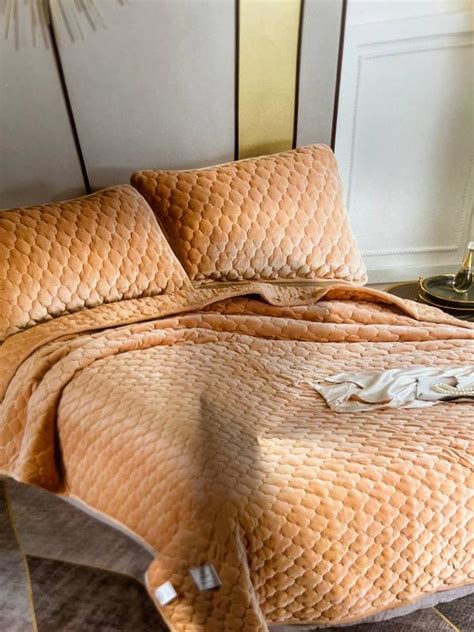 Велюрове покривало з наволочками — ціна 1495 грн у каталозі Покривала Купити товари для дому та