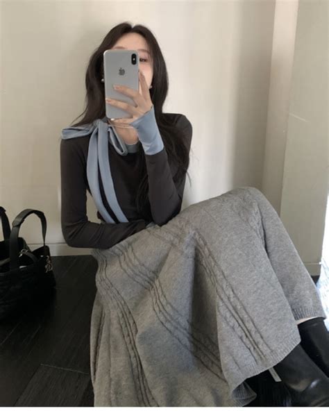 메리유set 리본타이 배색티니트 플레어a라인 롱스커트 투피스세트 Set 하객룩 하객원피스 결혼식룩 웨딩룩 스튜디오 촬영 스몰