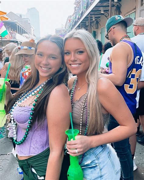 Girls At Music Festivals 20 Pics