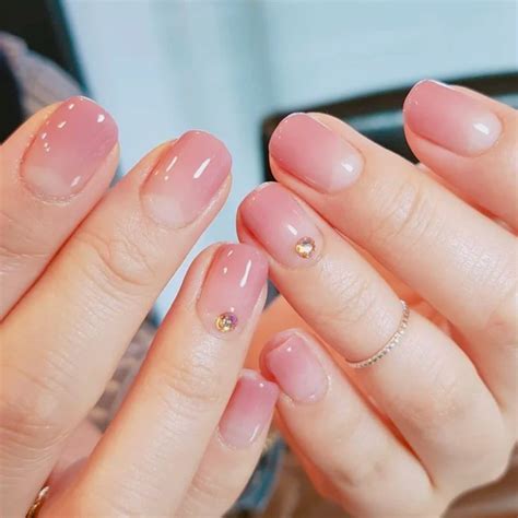 Ombre รีเทิร์น สวยหวานละมุนหัวใจ กับ ไอเดียทาเล็บไล่สี จาก Ig Nail Ho