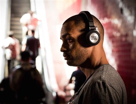 Jbl Synchros E Bt On Ear Bluetooth Headphones Gadget Flow