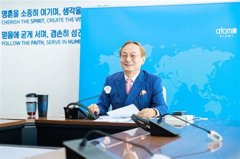 Үүсгэн байгуулагчид АТОМИГИЙН ТУХАЙ Welcome To Global Atomy