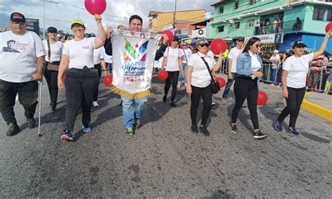 Jóvenes con Discapacidad participaron en el desfile de los 214 años de ...