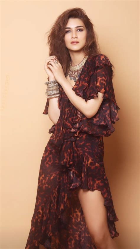 Kriti Sanon Dresses Kriti Senon Outfits Kriti Sanon Photoshoot