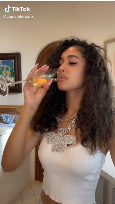 One Thing About Lala Shes Going To Wear Them Chains Scrolller