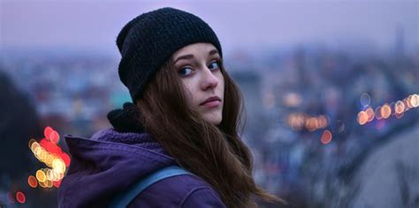 How To Get Over Someone Move On After Breaking Up So You Dont Ruminate On Heartbreak María