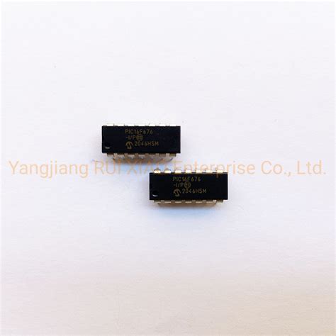 ic pic16f676 i p flash based 8 bit cmos microcontroller dip 14