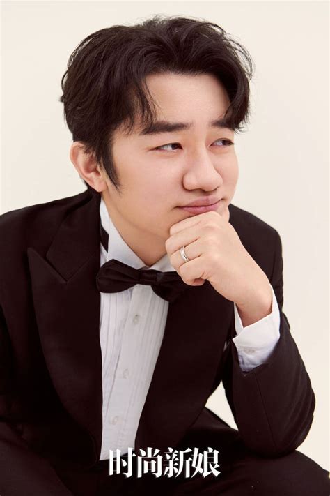 李亚男穿白色旗袍古典端庄 与王祖蓝相依偎超甜蜜 搜狐大视野 搜狐新闻