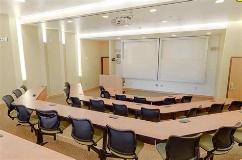 Exploring College Classrooms Through 360 Virtual Tours