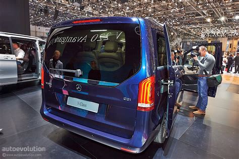 V Class Luxury Mpv Brings Its Huge Behind In Geneva Autoevolution V Class Luxury Mpv Brings Its Huge Behind In Geneva Autoevolution