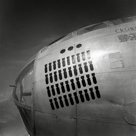 무료 이미지 검정색과 흰색 화이트 비행기 차량 공기 호스 단색화 여객기 마리화나 담배 모양 공군 전투기 군용 항공기 흑백 사진 지구의 분위기