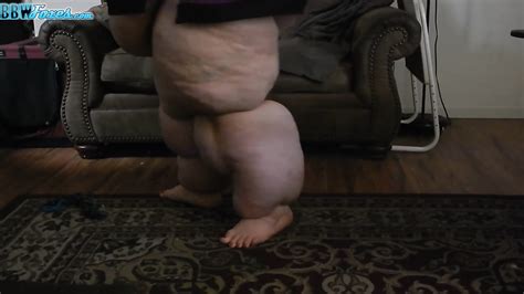 Ssbbw Yvonne Fox Walking Legs Eporner