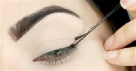 A Bobby Pin Is A Great Winged Liner Hack Eye Liner Tricks Makeup