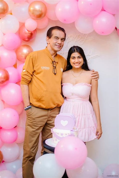 තවමත් දඟකාරකම්වලින් අඩුවක් නැති ඇගේ උපන්දිනය ලස්සන කරන්න රයන් ගොඩක්