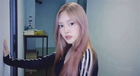 핫핑크 머리로 컴백한 여자 아이돌  인스티즈 Instiz 이슈 카테고리