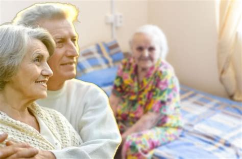 ქმარი მეხვეწება რომ დედამთილმა ჩვენთან იცხოვროს თავად მოხუცთა თავშესაფრის მომხრე ვარ