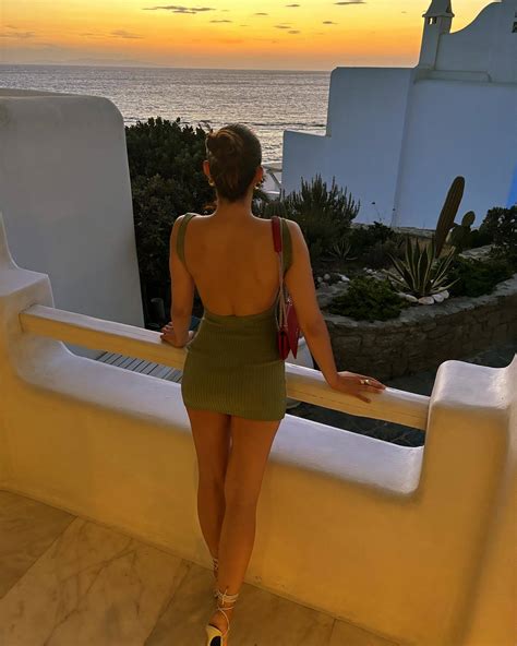 Burcu Özberk s feet