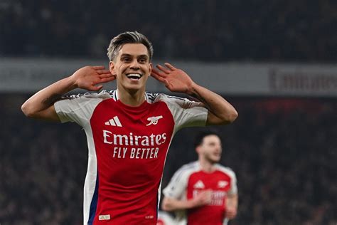 Leandro Trossard Thủ Lĩnh Thầm Lặng định Hình Bản Lĩnh Arsenal Dưới