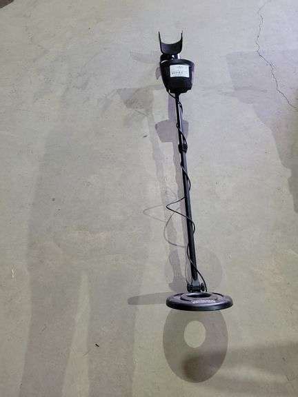 Discovery 1100 Metal Detector Yorkton Auction Centre