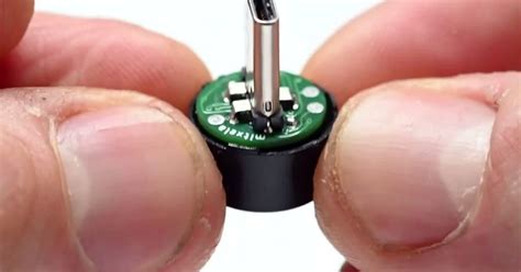 Mitxela The World S Smallest Midi Synthesiser