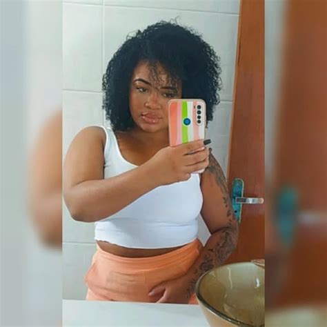 Júlia Moreira mooreira juu Threads Say more