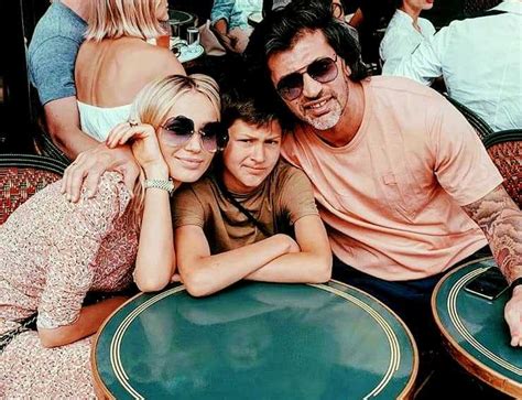 ანუკისა და კახის უქმეები კალაძეების იდილიური ოჯახის ახალი ფოტოები მშობლები