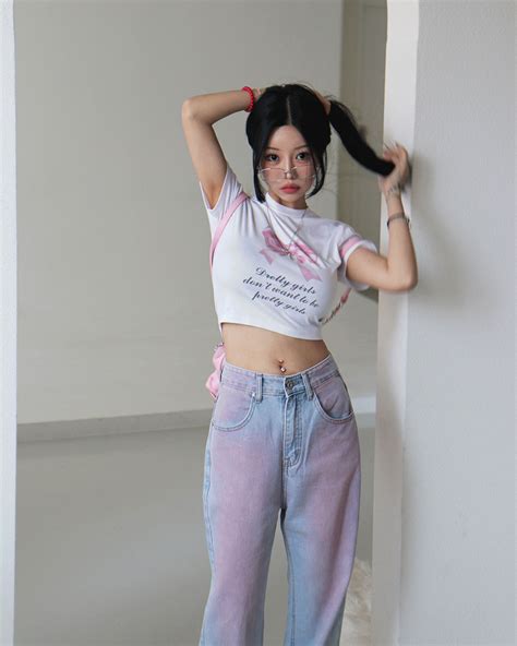 리본 키치 크롭 반팔티셔츠 에이블리