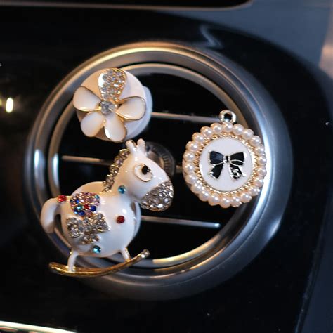 Badu Bg Сладко анимационно танцуващо момиче Въздушен изход Ароматерапевтични щипки Освежител за