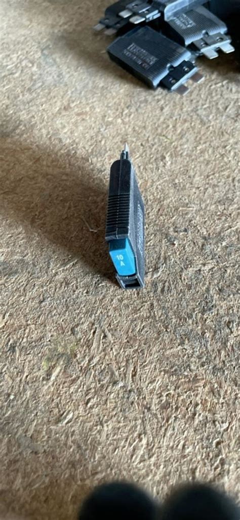 Circuit Breaker Thermal Mini Push Reset Tcp 10a Open Top Drive