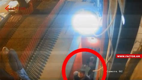 Ինչպես են «Բիթլզ փաբից դուրս գալիս մահվան ելքով ծեծկռտուքի մասնակիցները Youtube