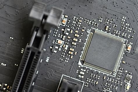 전기 부품이 있는 인쇄 회로 기판 전기 공학 및 현대 기술에 대 한 배경 개념 0명에 대한 스톡 사진 및 기타 이미지 0명