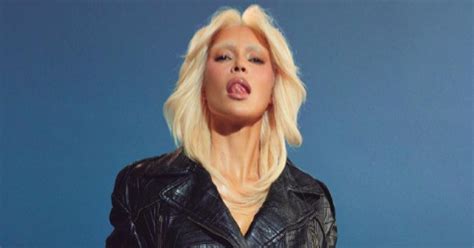 Kim Kardashian Irriconoscibile Con Il Nuovo Cambio Look Amica