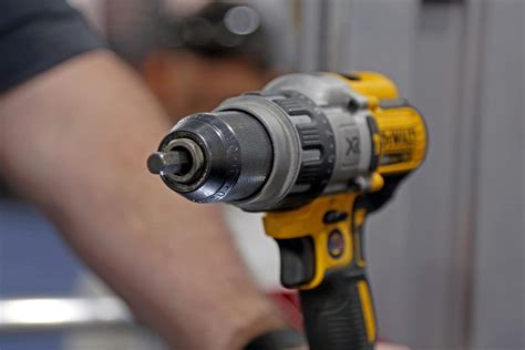 How To Change The Bit On A Dewalt Drill Quickly And Easily Uooz Com