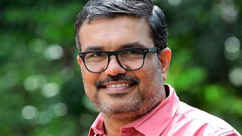 ഓൺലൈൻ സേവനങ്ങൾക്ക് അപേക്ഷിച്ചവരെ വിളിച്ചുവരുത്തിയാൽ നടപടി മന്ത്രി എം