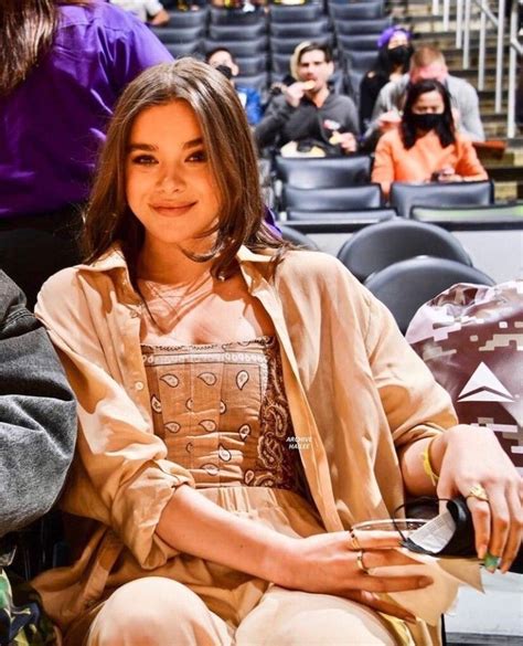Pin By Wesley Allen On Hailee Steinfeld Hailee Steinfeld Style
