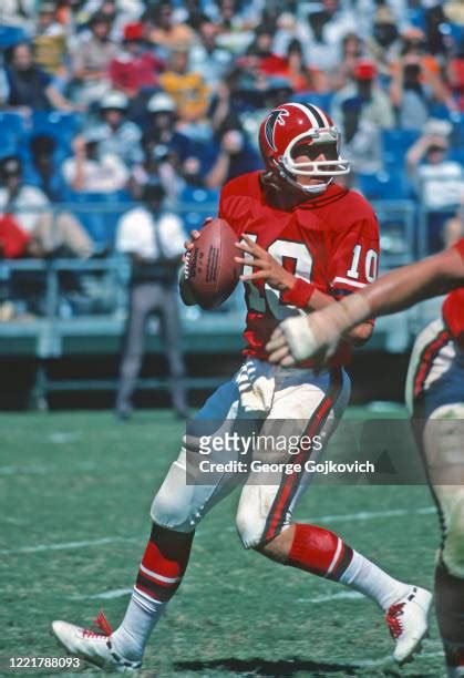 Steve Bartkowski Falcons Photos And Premium High Res Pictures Getty Images
