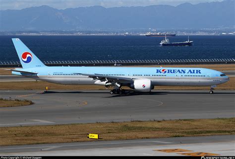Hl8210 Korean Air Boeing 777 3b5er Photo By Michael Stappen Id