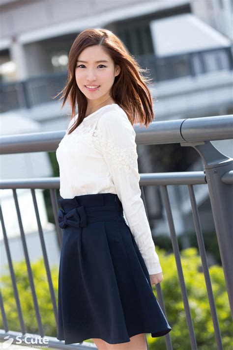 色白美少女快感H 44P 骑士屋美女套图