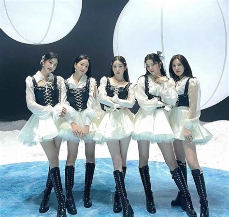 Netizens Say Red Velvets Latest Outfits Are The Groups Most Luxurious