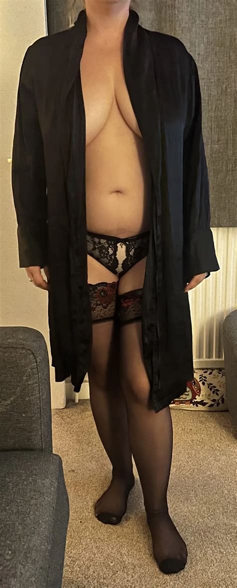 Busty Amateur MILF Nude Pics XHamster