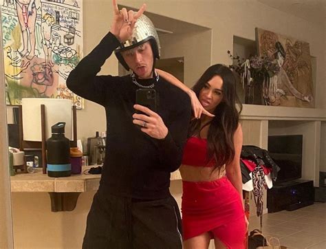 Megan Fox Shares Clip Of Streamy Bath With Machine Gun Kelly Watch